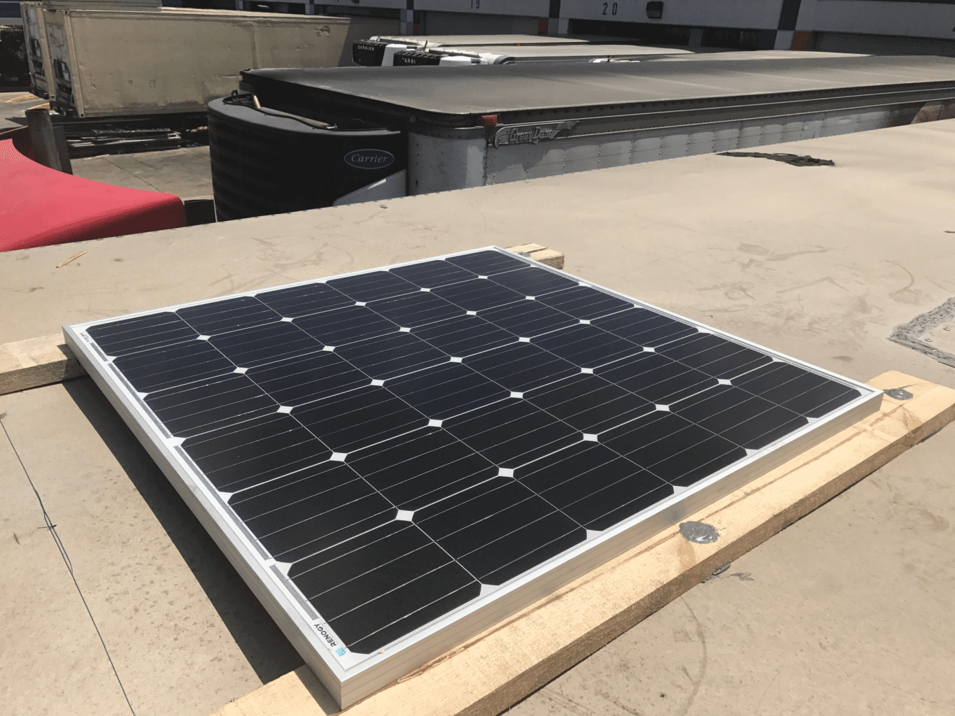 Solar Panels come to CFI reefer trucks! - Commodity Forwarders